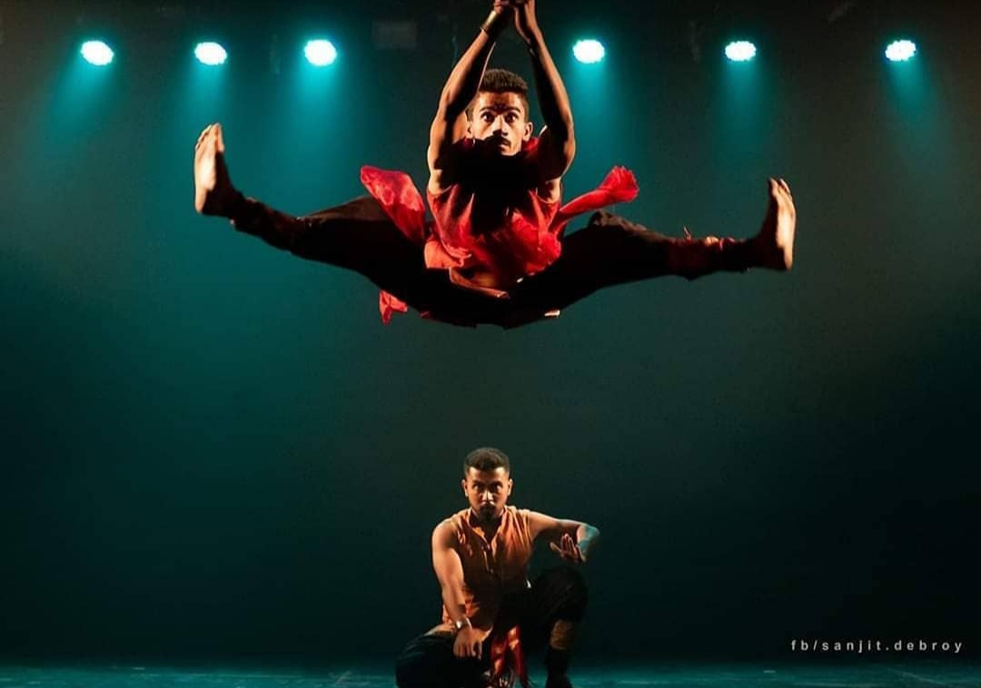 Contemporary Dance for Beginners by Umesh Bisht Contemporary Dance for Beginners by Umesh Bisht