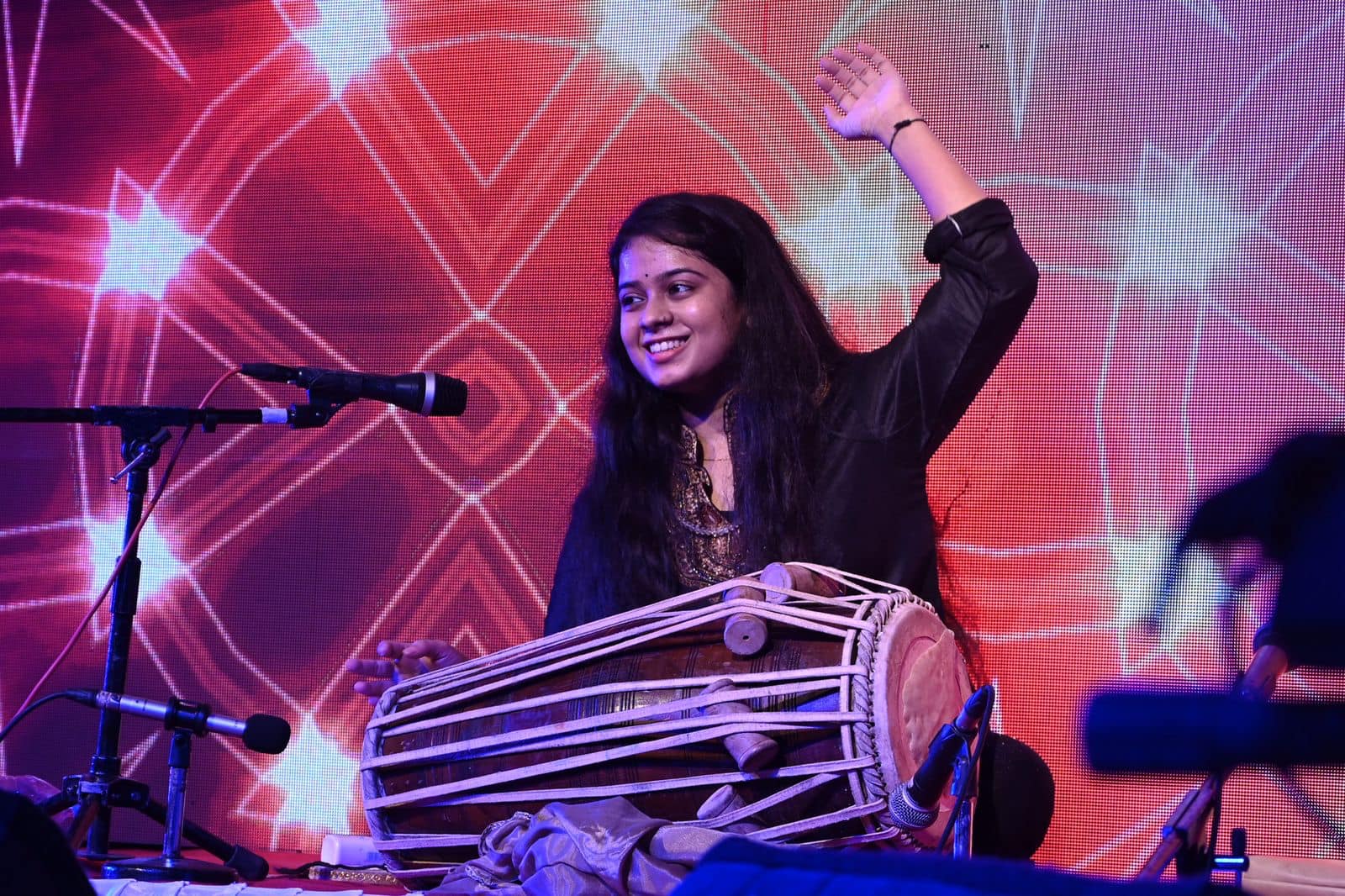 Learn to Play Pakhawaj Online | Mahima Upadhyay | ipassio